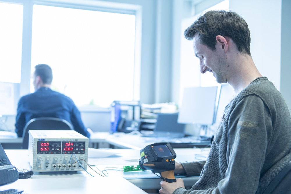 Hardware and software inspections of electronic controllers | E.D.&A.